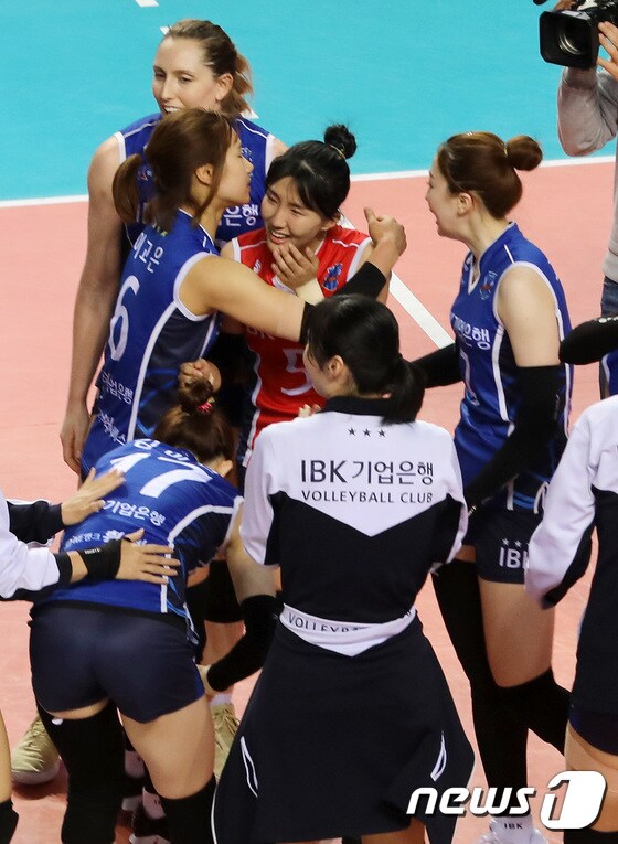 IBK기업은행, PO 3차전 3대0 승리 - 뉴스1